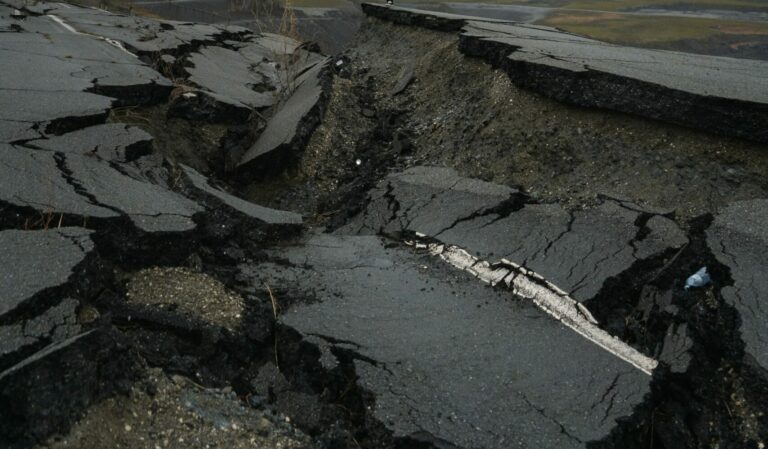 Live earthquake map 💥 Where are earthquakes?